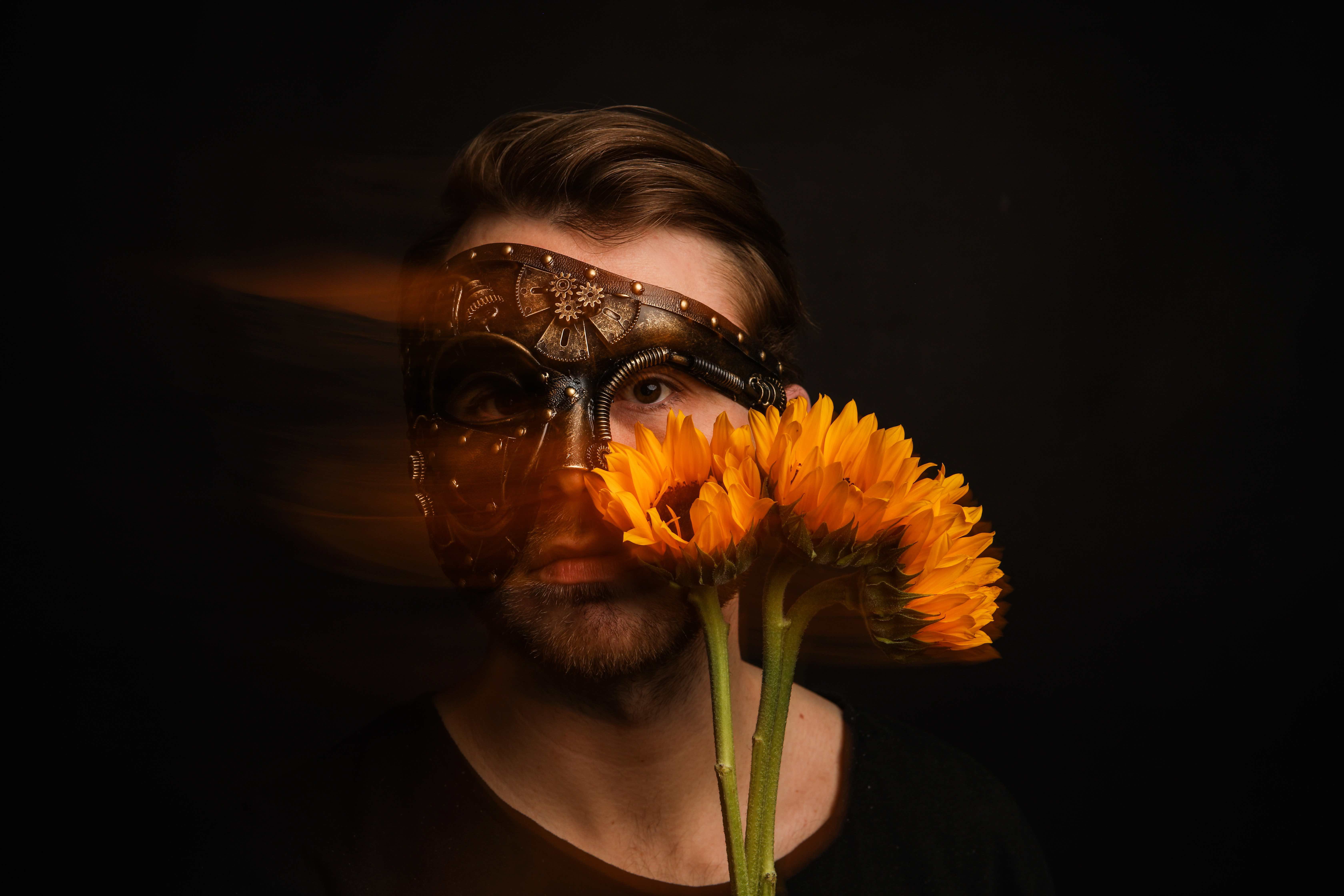 EUVOIA releases new single ‘VISITOR’. – Music Injection